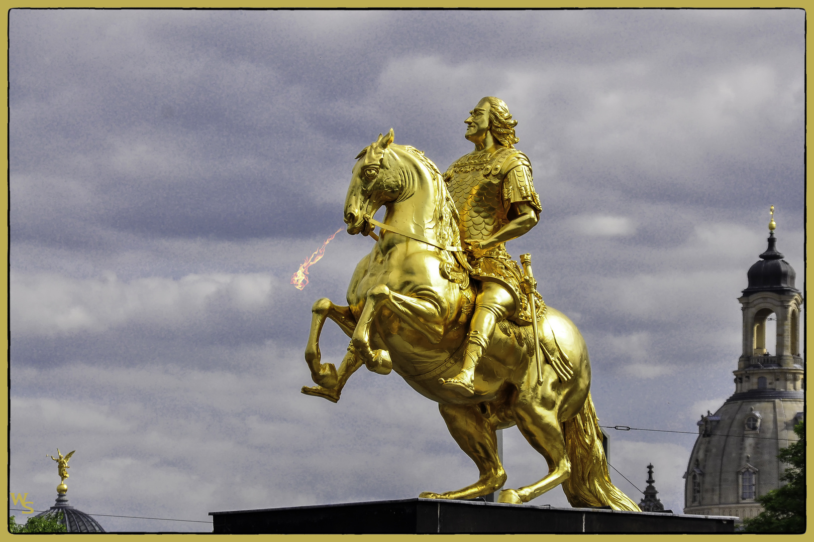 der goldene Reiter Foto & Bild | stillleben, streetfotografie ohne ...