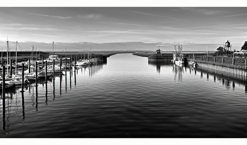 Der Hafen in Dangast Foto & Bild | monochrom, bearbeitungs - techniken, b+w Bilder auf fotocommunity