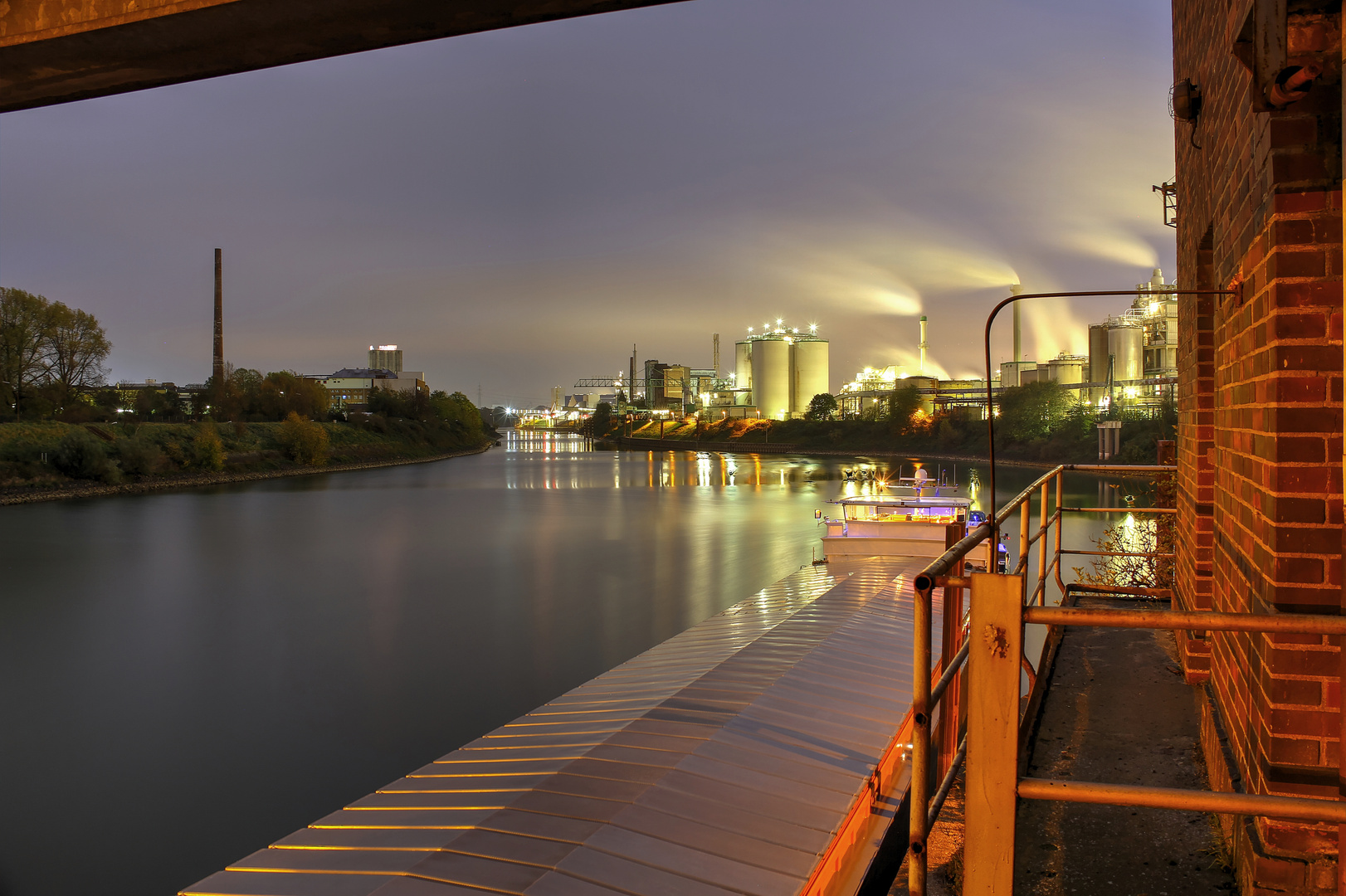 Der Hafen von Krefeld Linn Foto & Bild | nachtaufnahme, nrw, krefeld ...