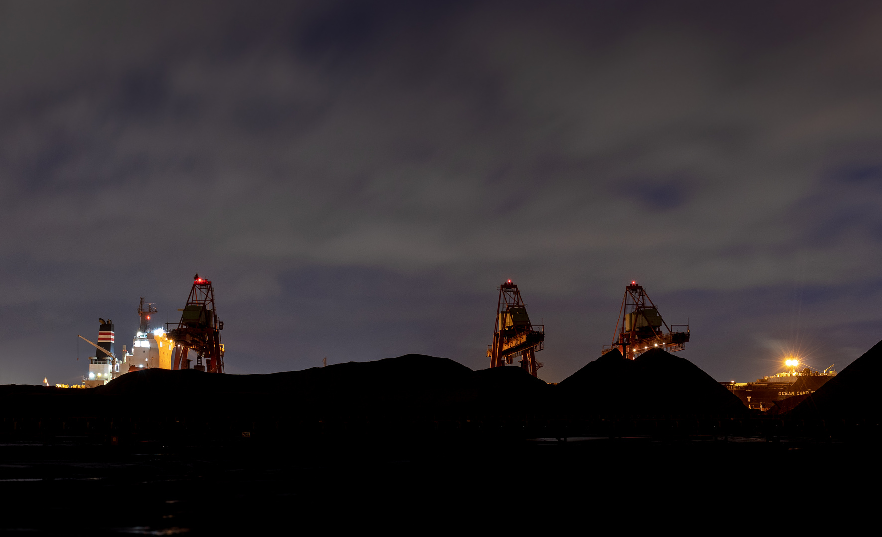 der Haufen muß noch rein Foto & Bild | world, hamburg, hafen Bilder auf ...