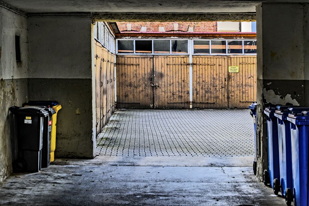 Der Hinterhof - L'arrière cour Foto & Bild | architektur, deutschland ...