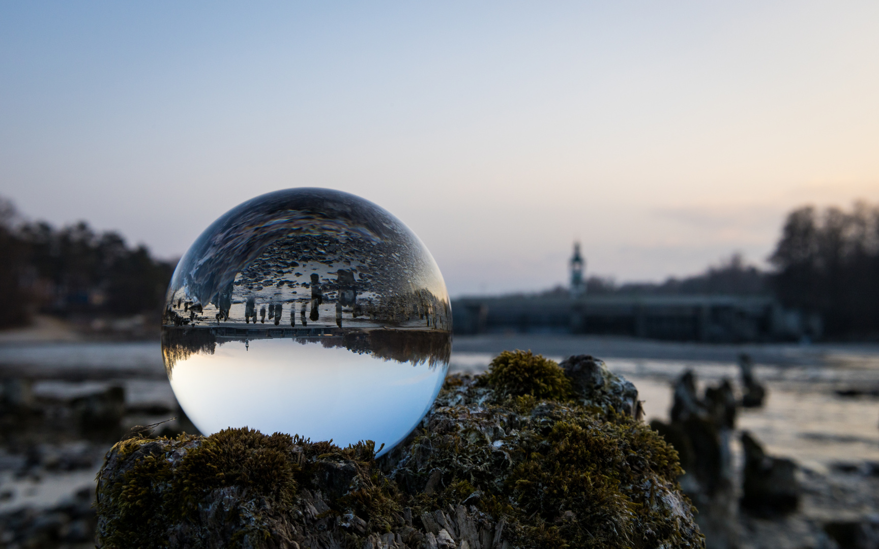 Der Hochablaß steht Kopf... Foto & Bild | architektur, experimente, gespiegelt Bilder auf ...