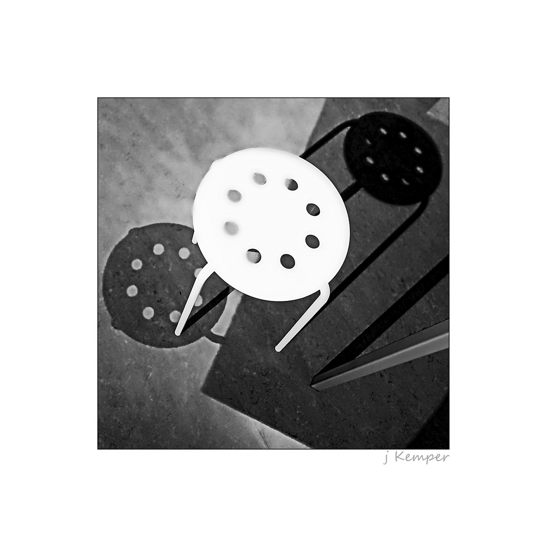 - der Hocker - Foto & Bild | monochrom, möbel, bearbeitungs - techniken ...