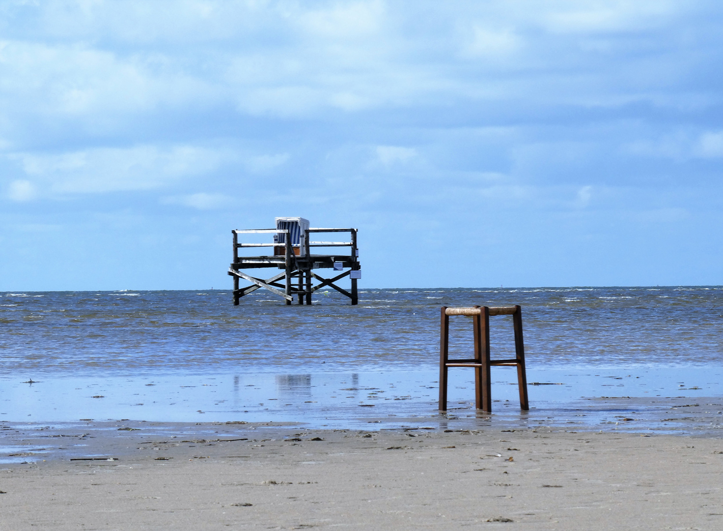 Der Hocker im Watt Foto & Bild | landschaft, meer & strand, möbel ...