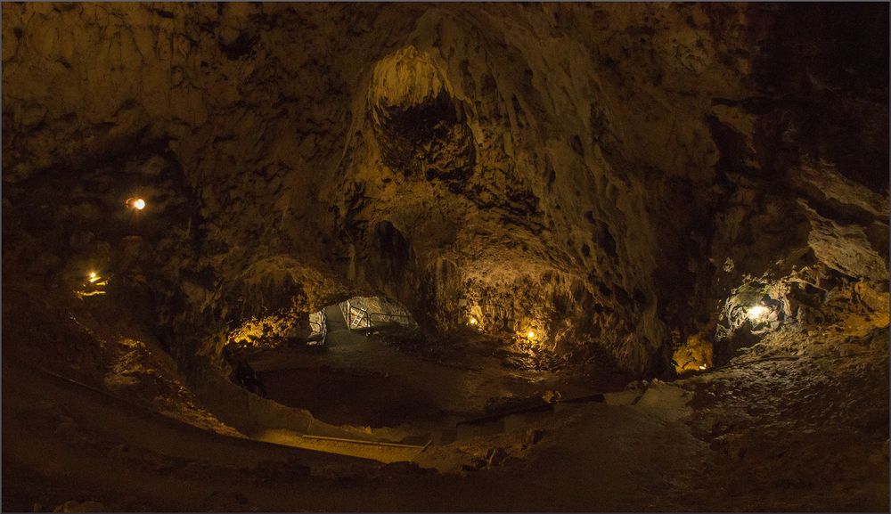 Der 'Hohle Fels‘ Foto & Bild | world, available light, natur Bilder auf ...