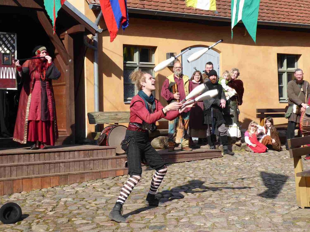 Machtpolitischer Jongleur _ Politische Macht Definition – VNUMS