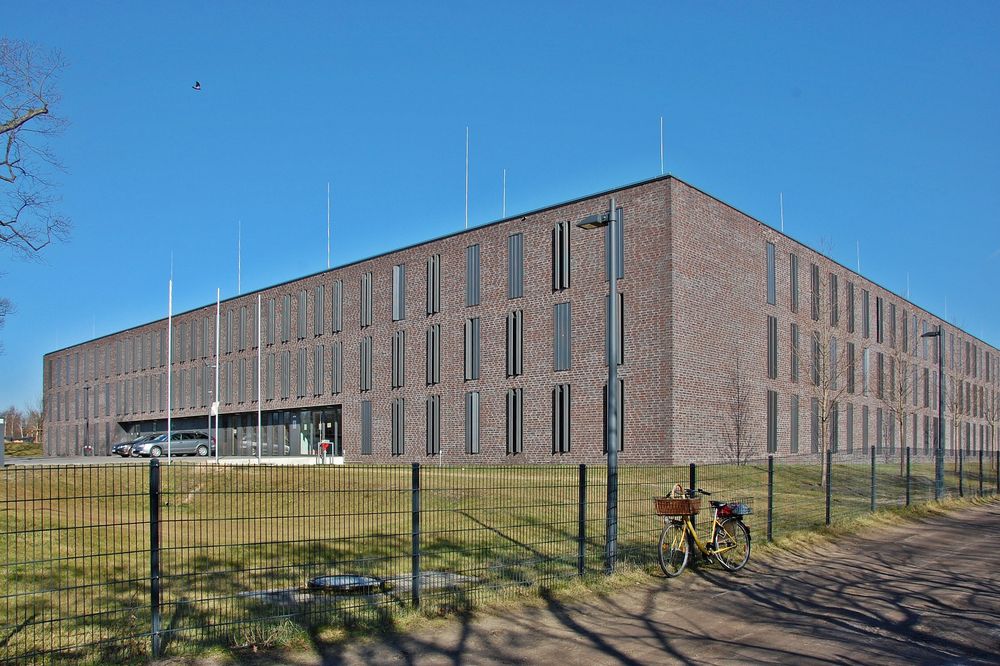 der Knast Foto & Bild | architektur, profanbauten, regierungs ...