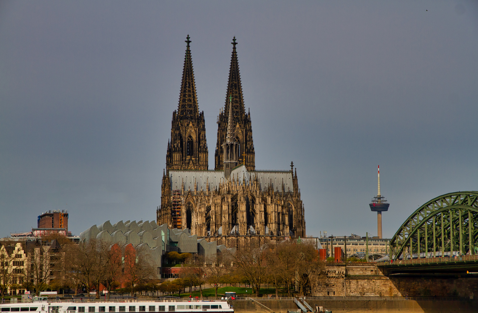 Der Kölner Dom Foto & Bild | architektur, sakralbauten, außenansichten ...
