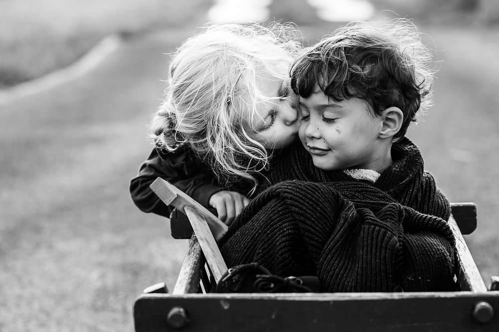 ...der Kuss... Foto & Bild | kinder, kinder ab 2, fotos Bilder auf ...