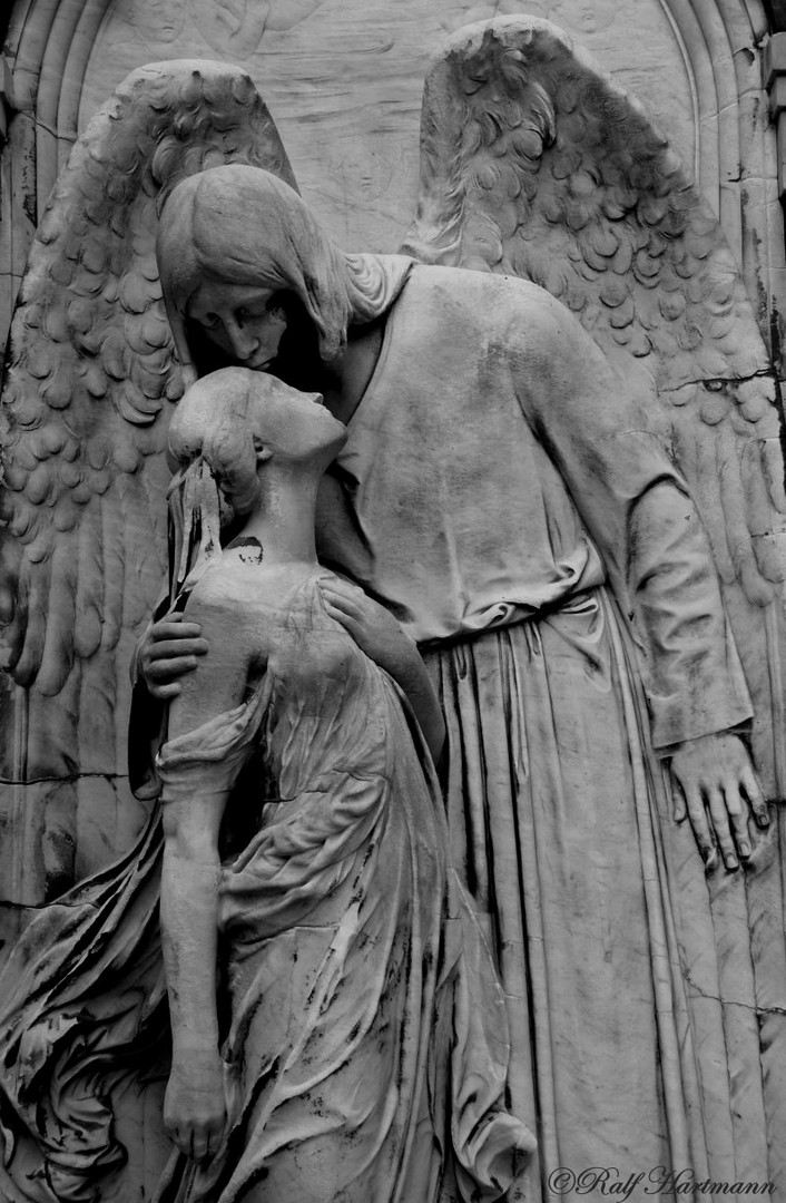 Der Kuss Foto & Bild | architektur, friedhöfe, engel und co. Bilder auf ...