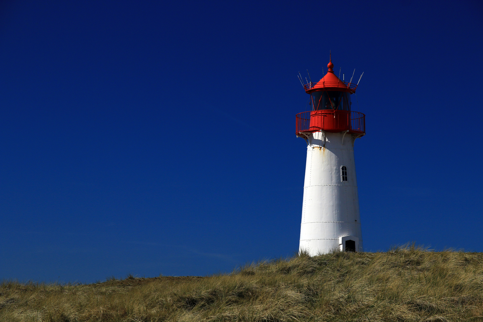 Der Leuchtturm Foto & Bild | blue, rot, blau Bilder auf fotocommunity
