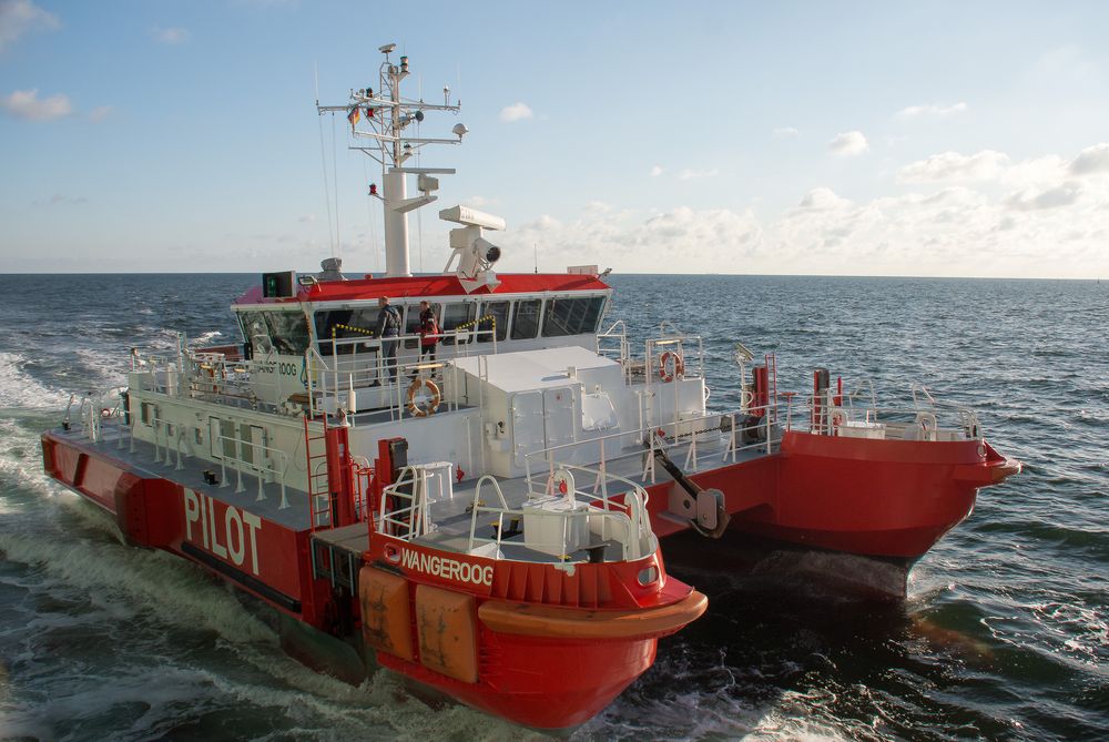 Der Lotse kommt Foto & Bild | erwachsene, deutschland, europe Bilder ...