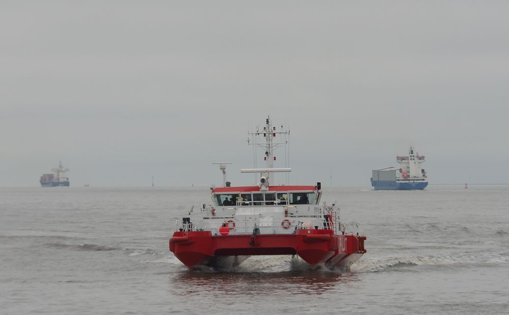 Der Lotse kommt Foto & Bild | deutschland, europe, niedersachsen Bilder ...