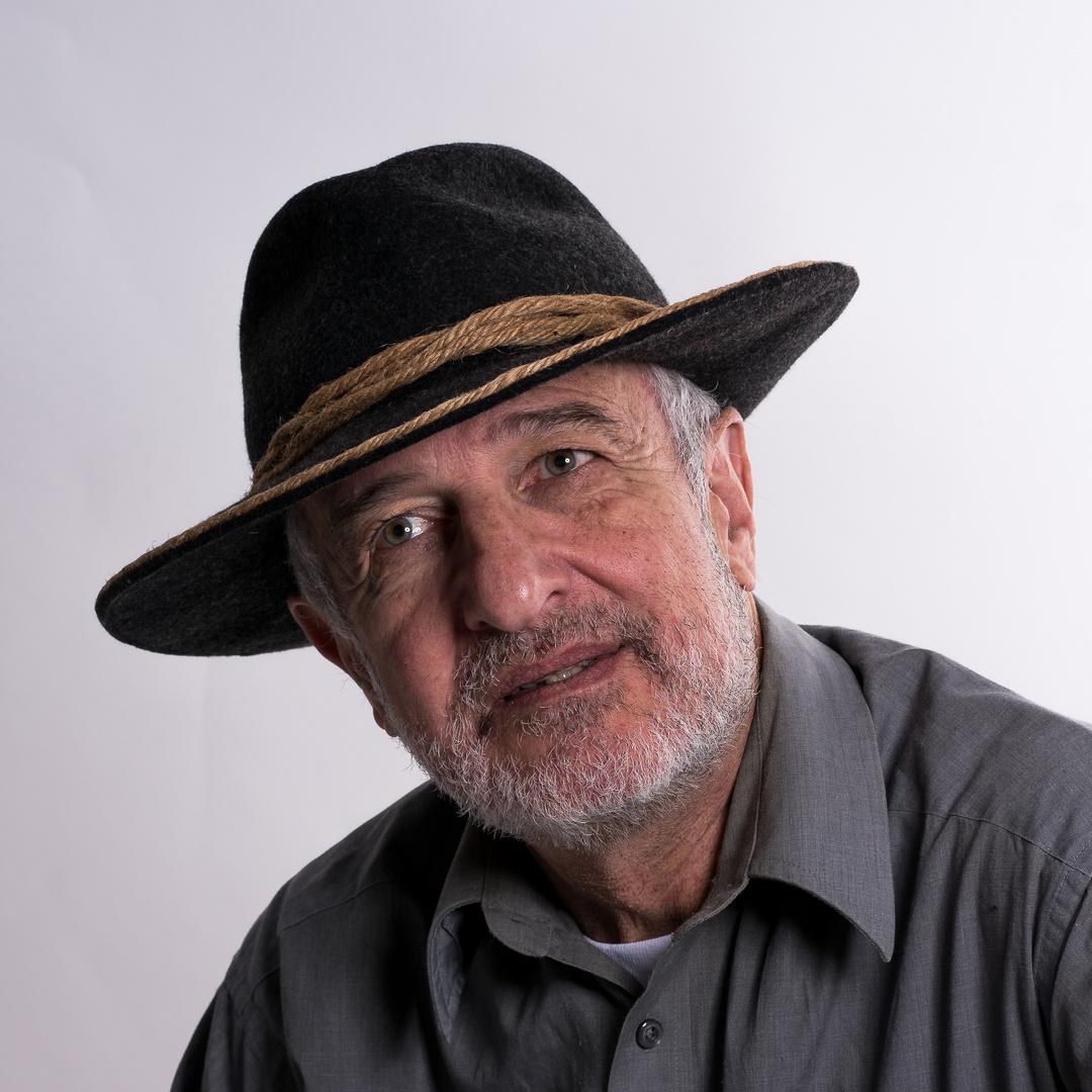 Der Mann mit Hut Foto & Bild | spezial, studio, portrait Bilder auf ...