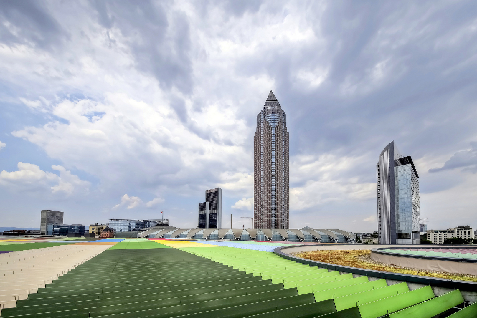 Der Messeturm Foto & Bild | city, world, spezial Bilder auf fotocommunity