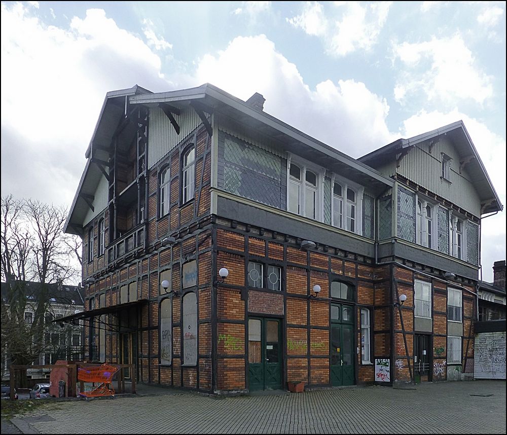 Der Mirker Bahnhof (Rückseite) Foto & Bild | deutschland, europe ...