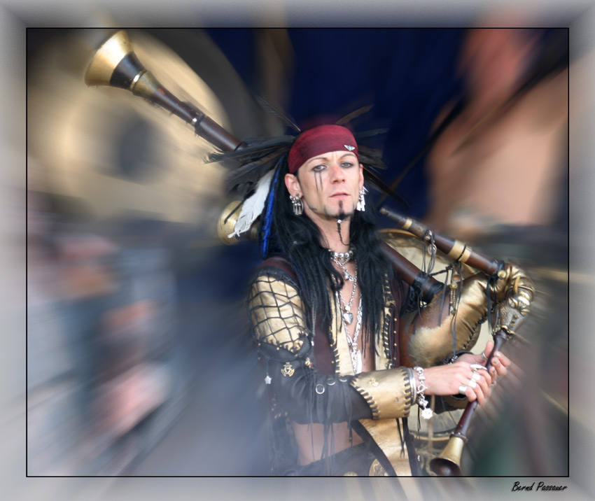 Der Musikant_1 Foto & Bild | kunstfotografie & kultur, ritterspiele ...