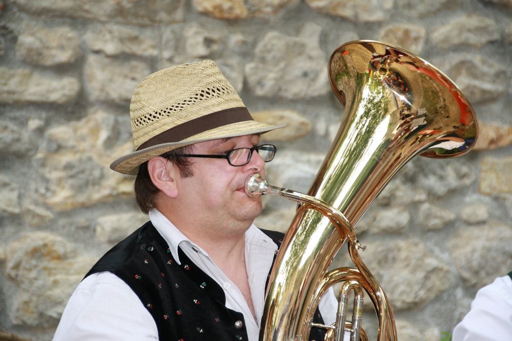 der Musiker Foto & Bild | dokumentation, outdoor, horn Bilder auf ...