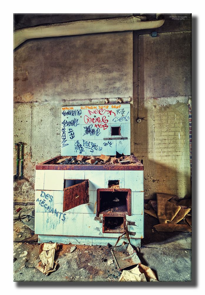der Ofen ist aus Foto & Bild | marode, dokumentation, marodes Bilder ...