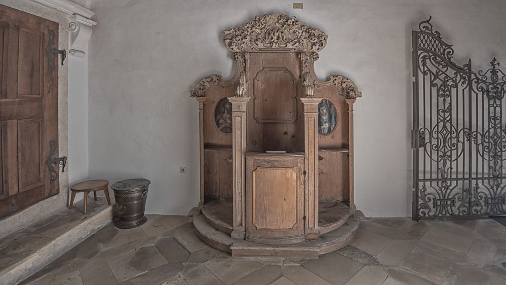 Der Offene Beichtstuhl Foto & Bild | kunstfotografie & kultur, möbel ...