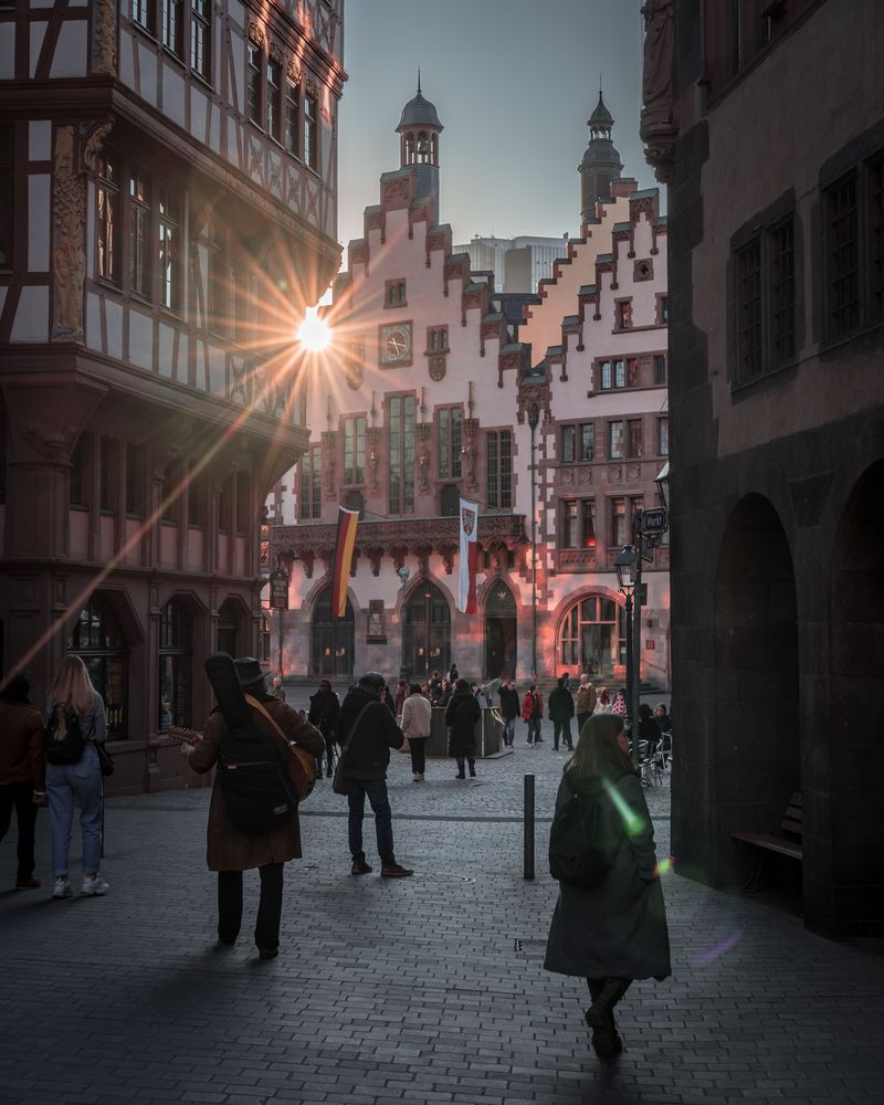 Der perfekte Moment (Street Photography in FFM) Foto & Bild | streetfotografie mit menschen ...