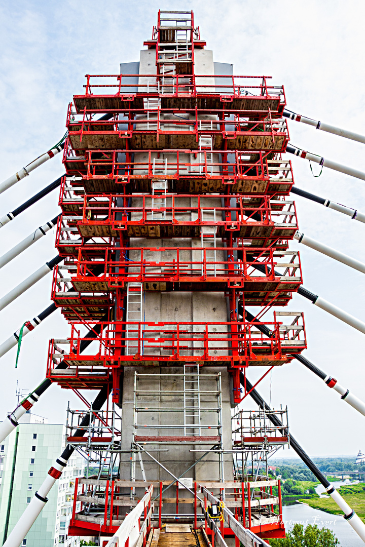 Der Pylonen Kopf..... Foto & Bild | architektur, deutschland, europe ...