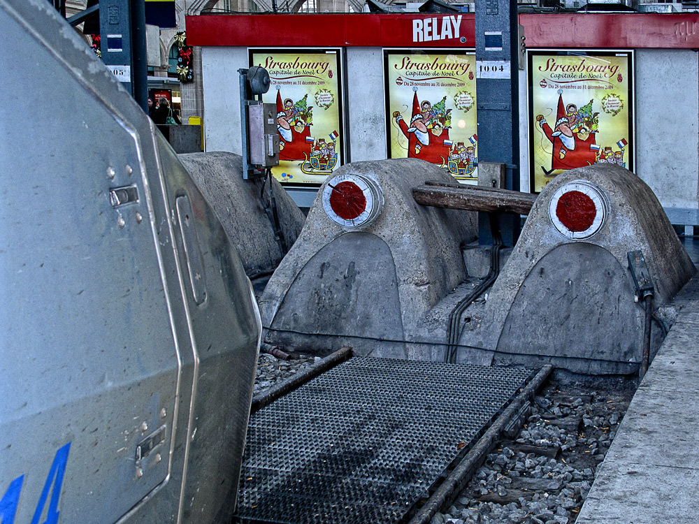 der rammbock Foto & Bild | architektur, signale zeichen, stadtmöbel ...