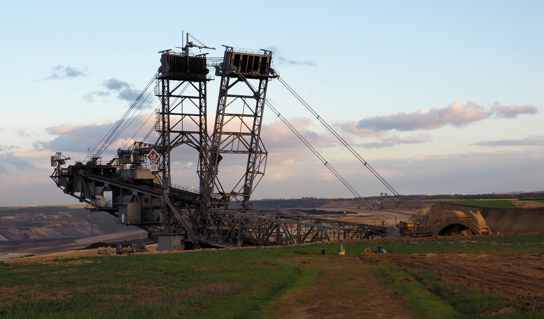 Der Riese.... Foto & Bild | tagebau, braunkohle, bergbau Bilder auf ...