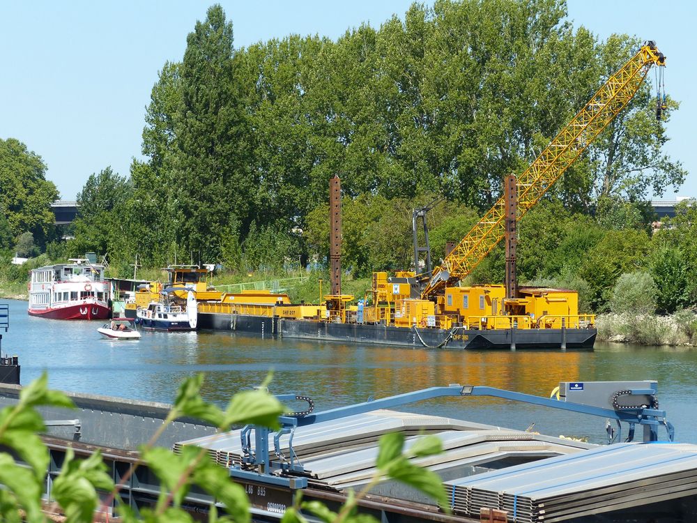 Der "Riese" vor Anker ! Foto & Bild | reportage dokumentation ...