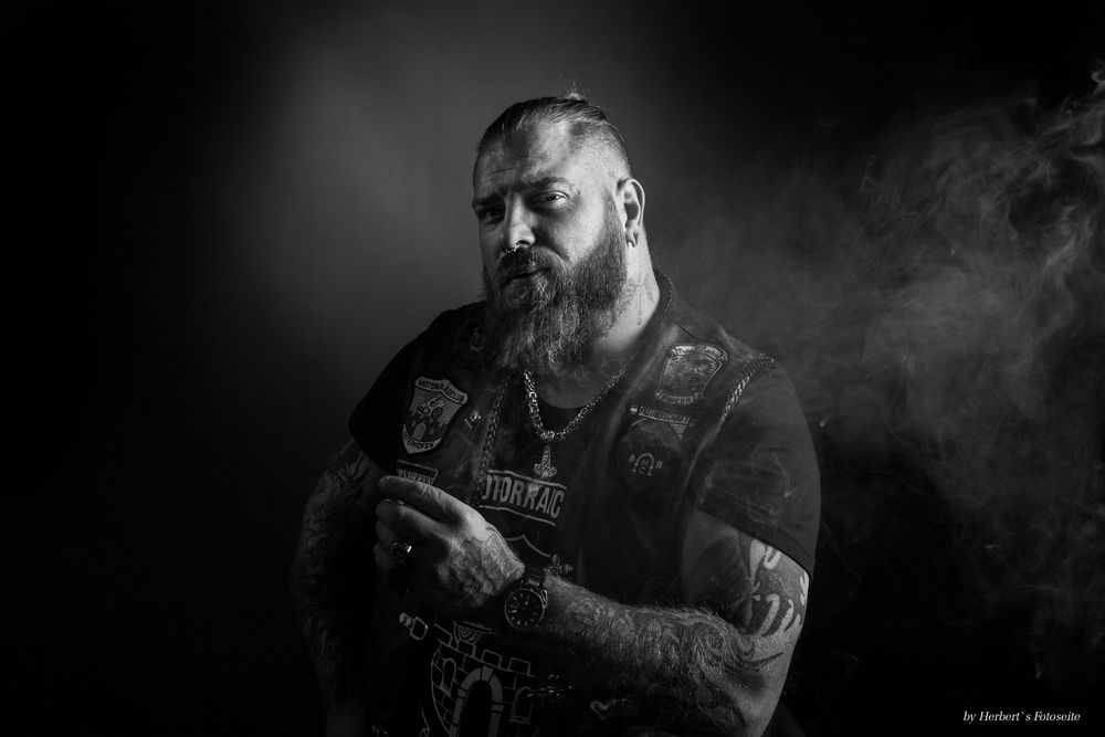 Der Rocker Foto & Bild | erwachsene, studio, portrait Bilder auf ...