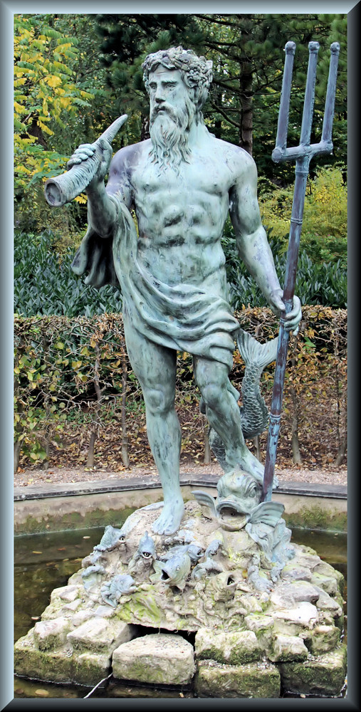 Der römische Gott Neptun (Kurklinik Bad Meinberg) Foto & Bild ...