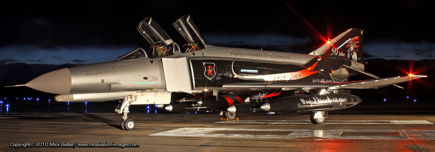 Der rote Baron - 50 Jahre JG 71"R" F-4 by night [Panorama] *** Foto ...