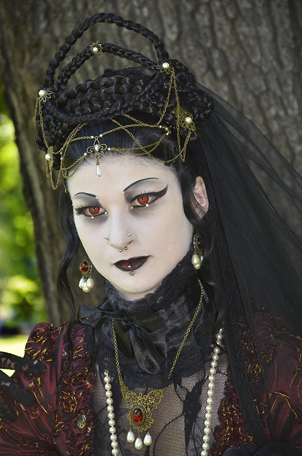 Der rote Blick Foto & Bild | szene, wgt 2014, menschen Bilder auf ...