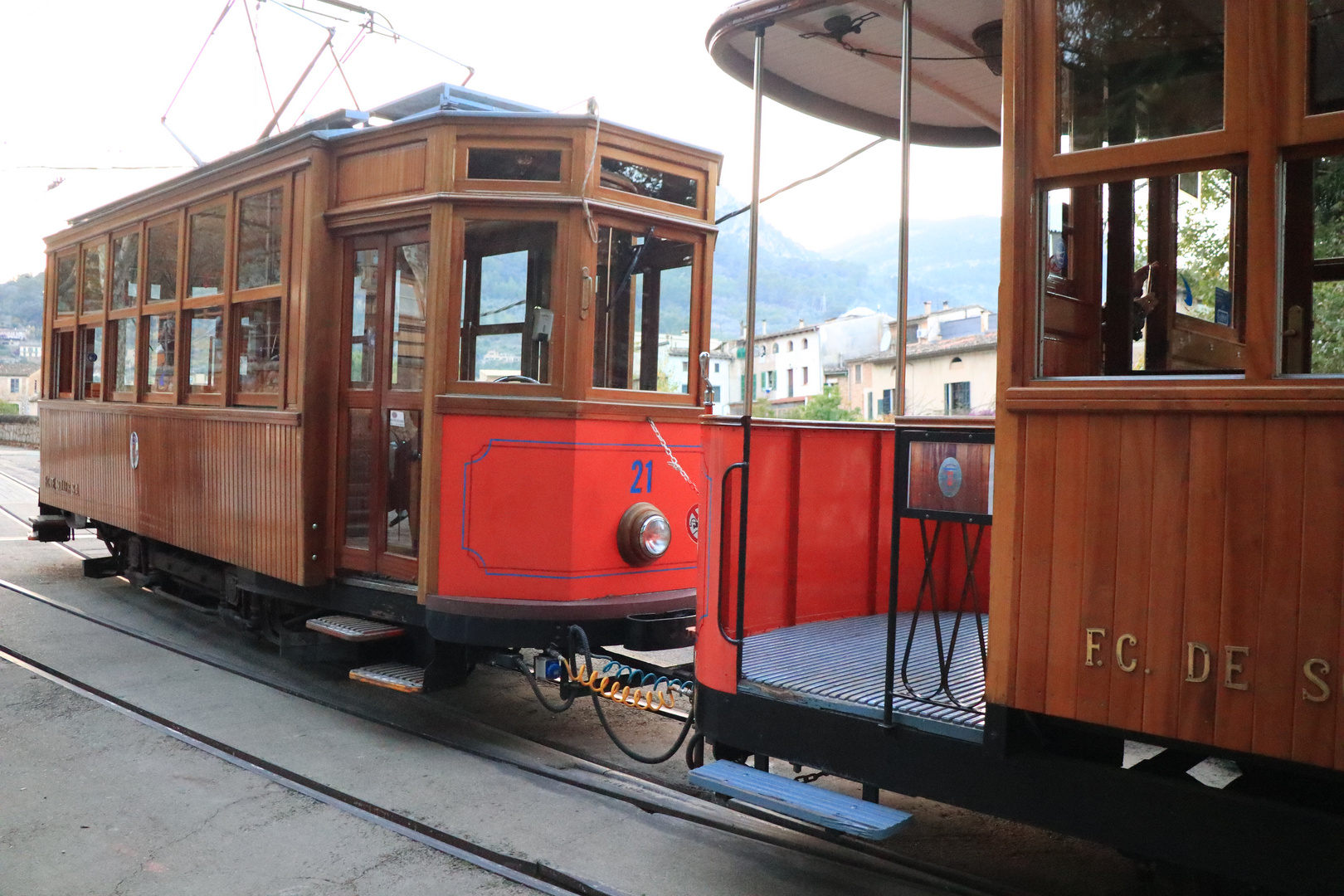 Der Rote Blitz Foto & Bild | world, mallorca, verkehr Bilder auf ...