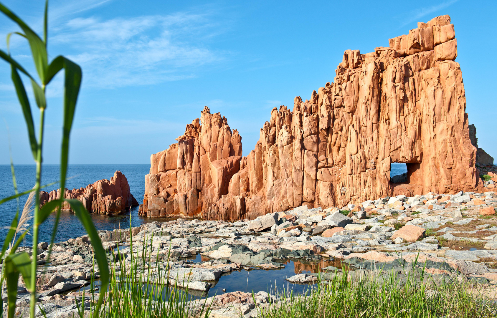 Der rote Felsen von Arbatax auf Sardinien Foto & Bild | landschaft ...