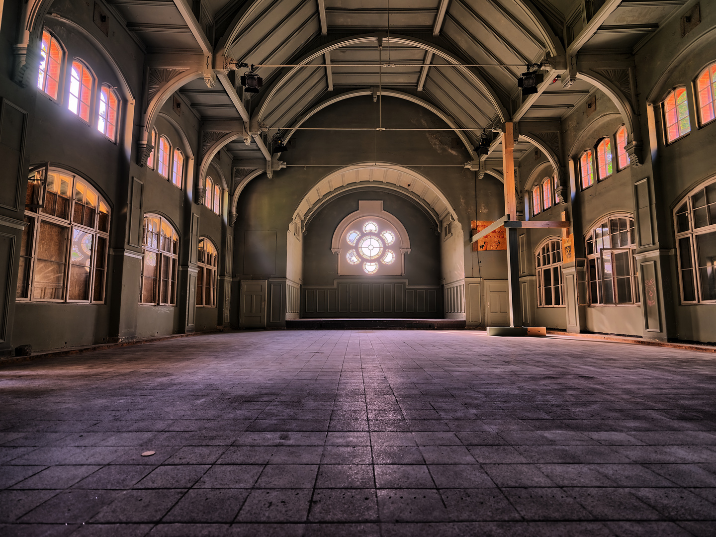 Der Saal Foto & Bild | dokumentation, fenster, licht Bilder auf ...