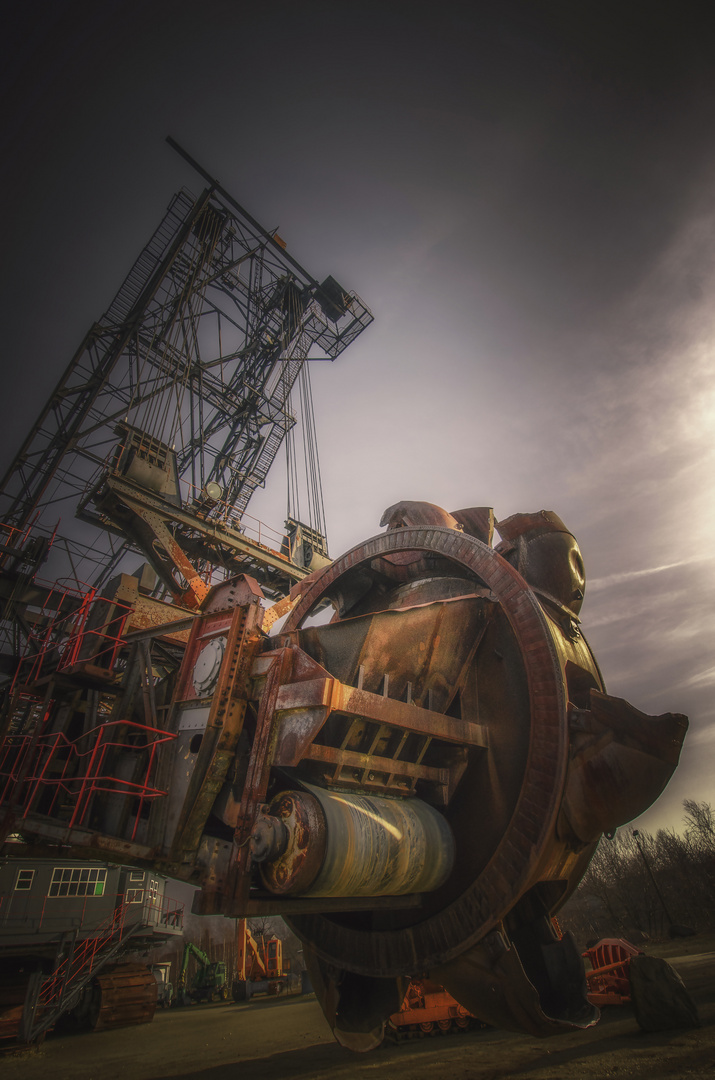 der Schaufelbagger vom Berzdorfer See Foto & Bild | industrie und ...