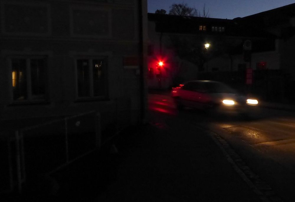 Der Schein, so und nicht anders Foto & Bild | street, available light ...