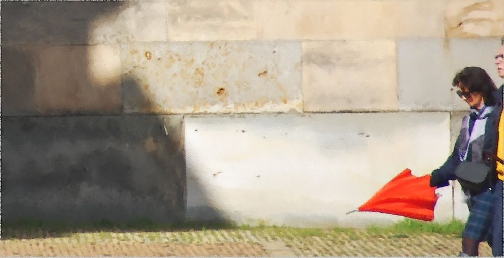 der Schirm Foto & Bild | wand, menschen, potsdam Bilder auf fotocommunity