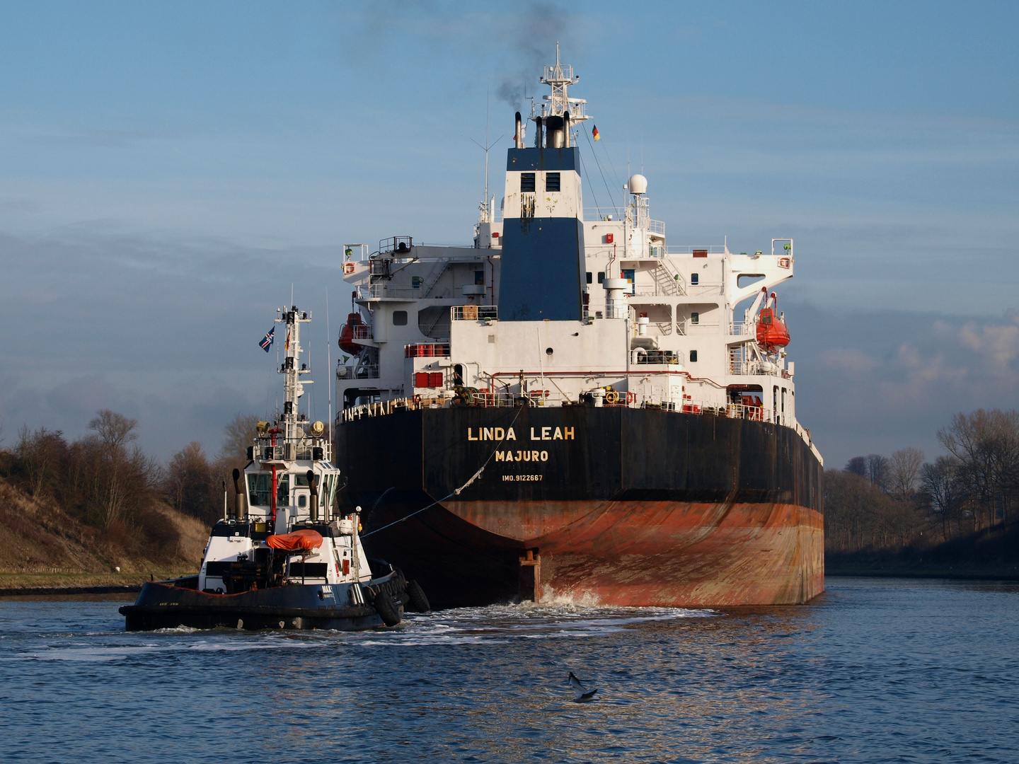 Der Schlepper MAX führt hinten.... Foto & Bild | schiffe und seewege ...