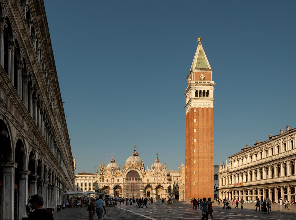 Der schöne Platz Foto & Bild | city, italy, world Bilder auf fotocommunity