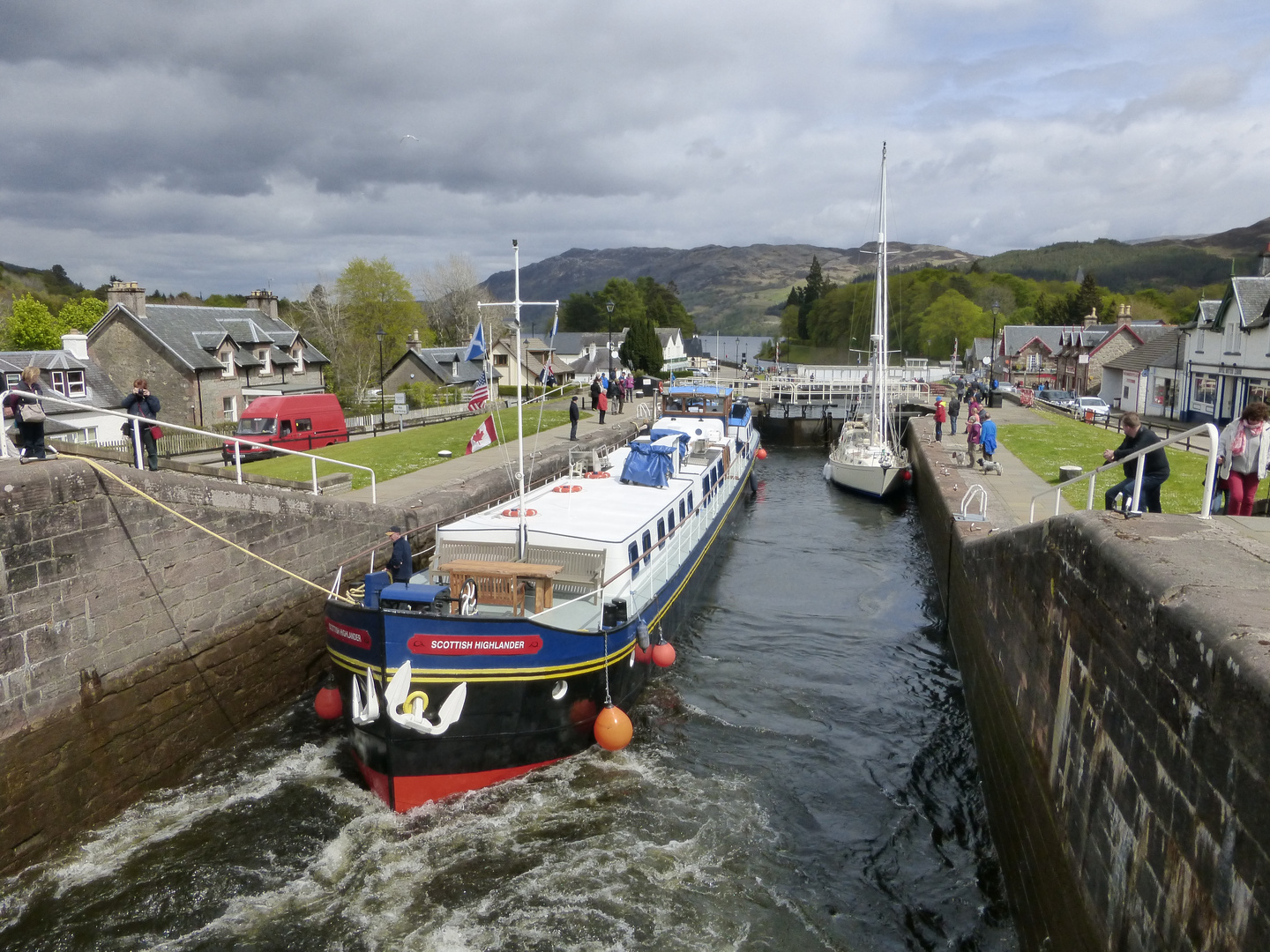 Der See von Lord Ness wo die Pasasiere in Lord Ness Fahren. Foto & Bild ...