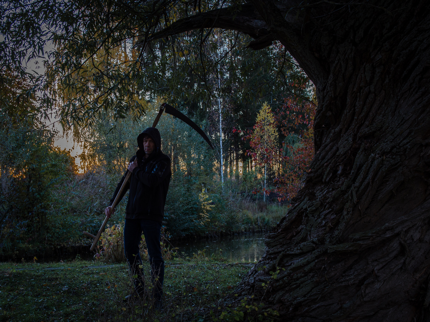 Der Sensenmann Foto & Bild | erwachsene menschen, landschaft ...