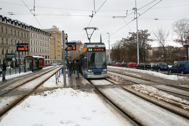 Der Sonderling unter der NGT8 Foto & Bild | bus & nahverkehr ...