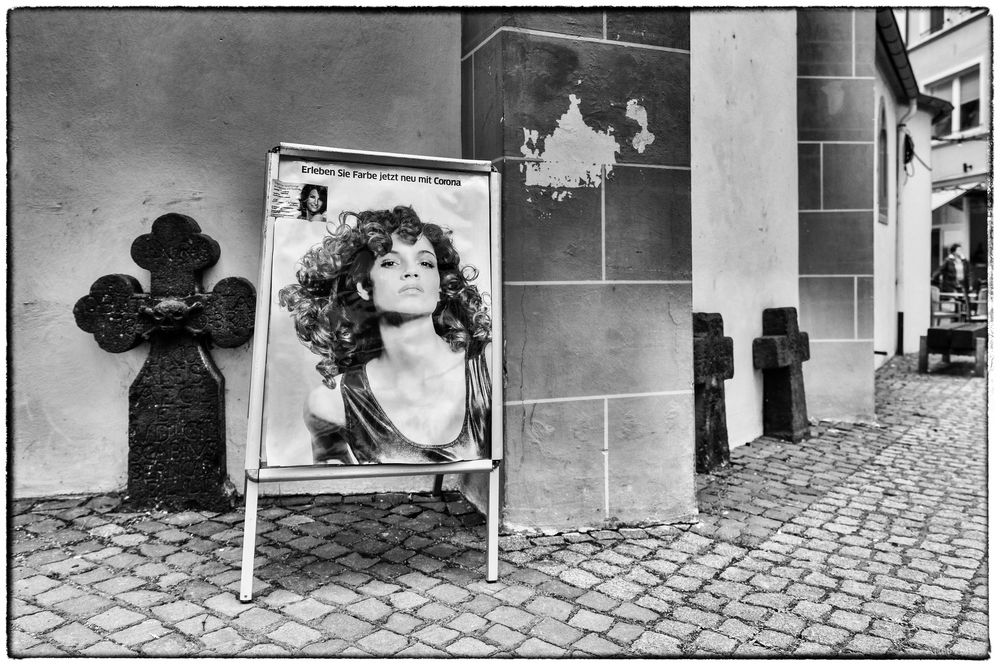 Der Sonntagsspruch Foto & Bild | streetfotografie mit menschen, fotokunst, monochrome fine art ...