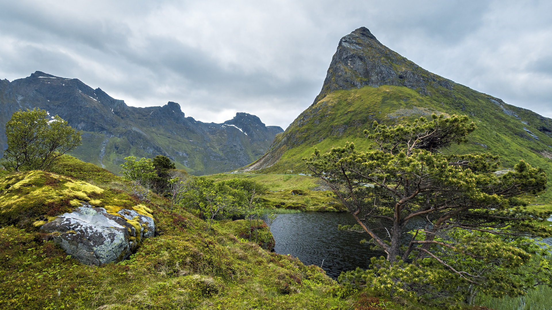 Der Spitze Berg Foto & Bild | world, natur, landschaft Bilder auf ...