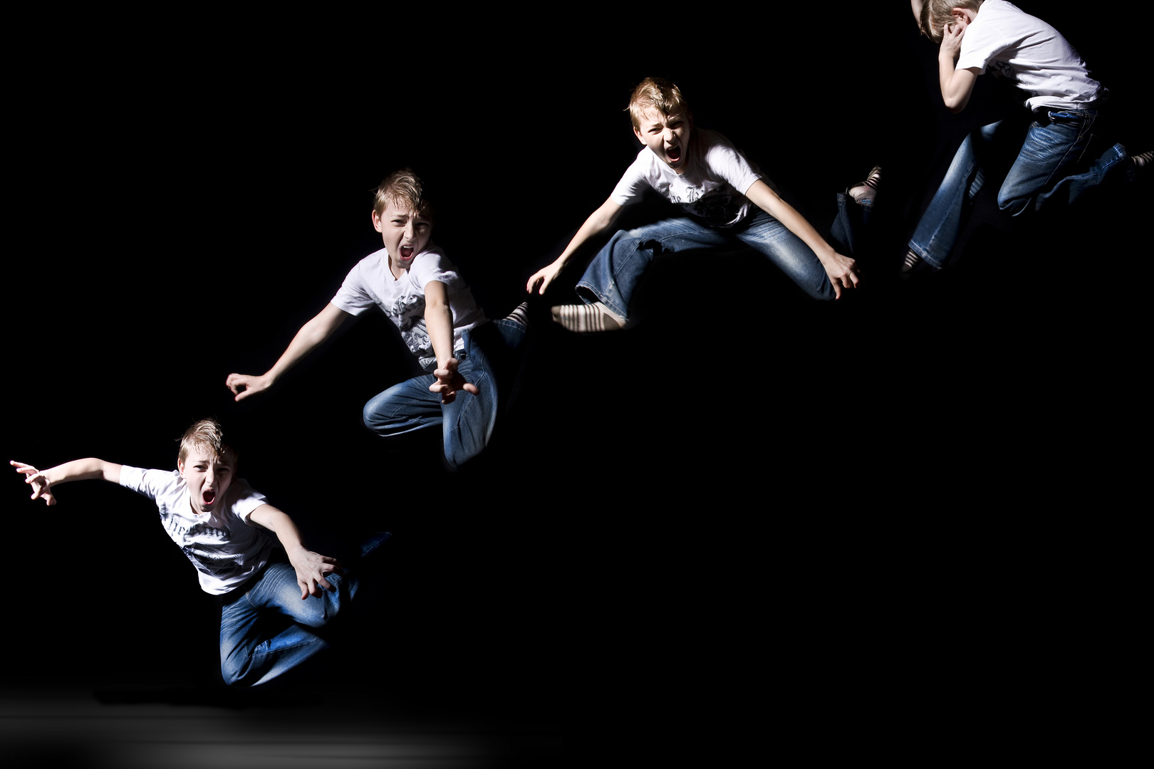 Der Sprung Foto & Bild | archiv, leichtigkeit, jury-voting Bilder auf ...