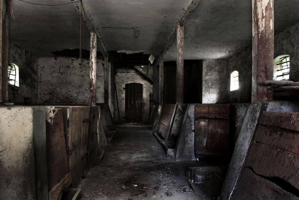 Der Stall Foto & Bild | marode, verlassen, abandoned Bilder auf ...