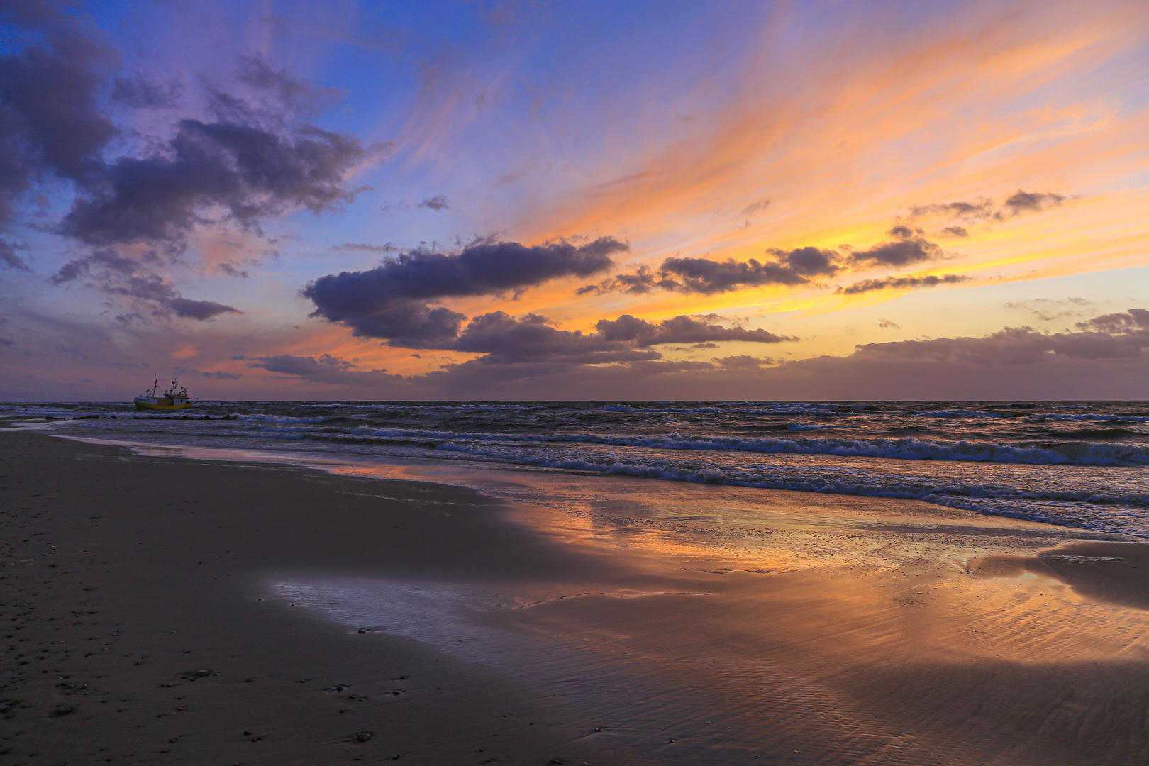 Der Tag geht zu Ende Foto & Bild | wasser, wolken, ostsee Bilder auf ... Der Tag geht zu Ende Foto & Bild | wasser, wolken, ostsee Bilder auf ...