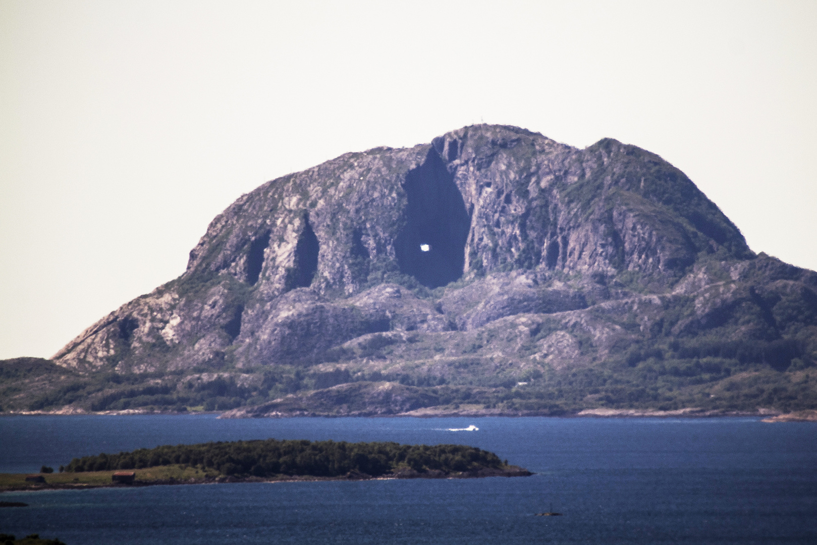 Der Torghatten Foto & Bild | europa, norwegen, westküste Bilder auf ...